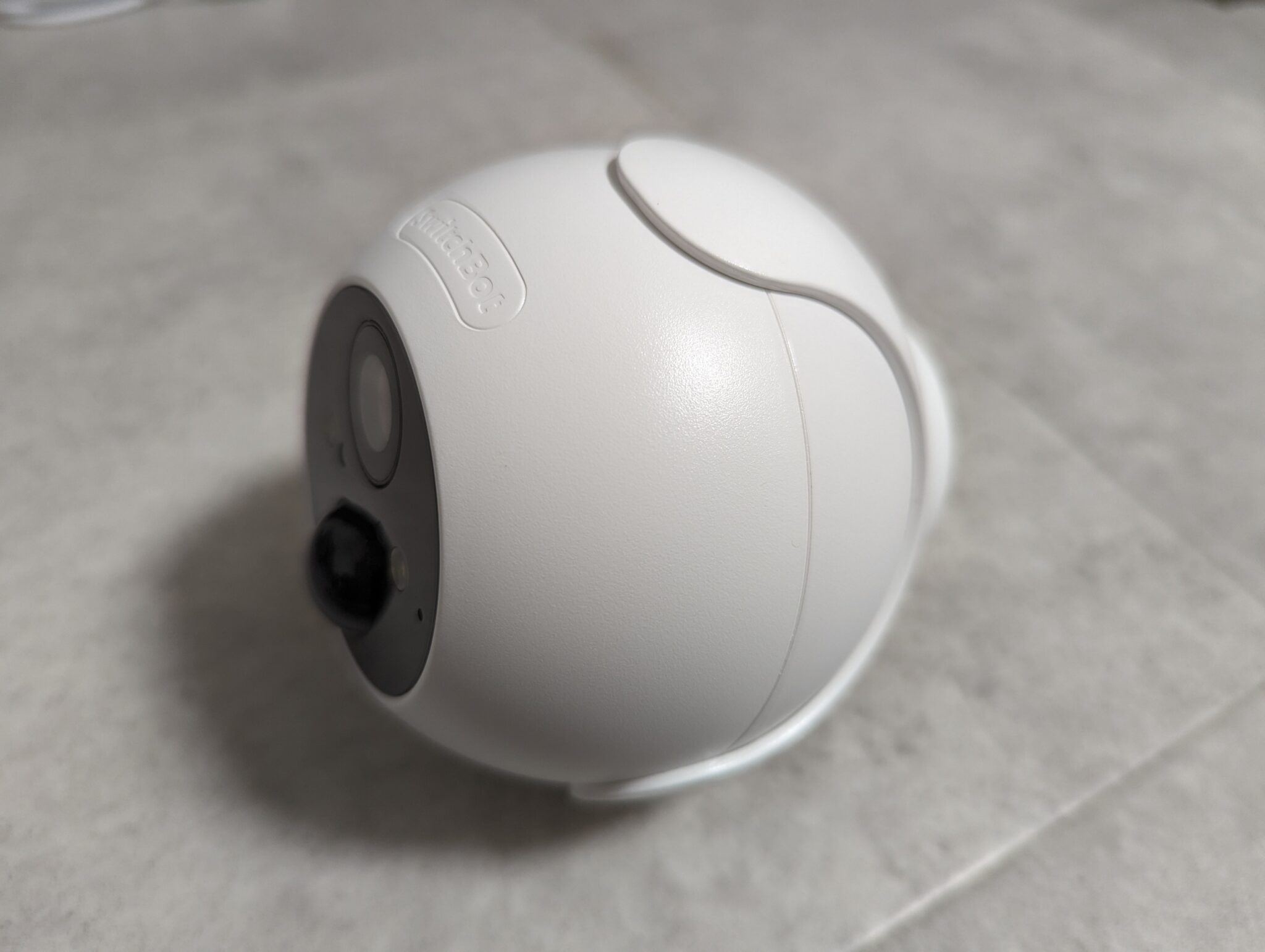 【太陽光だけで動き続けるの？】SwitchBot屋外カメラ 利用レビュー - Loop Base